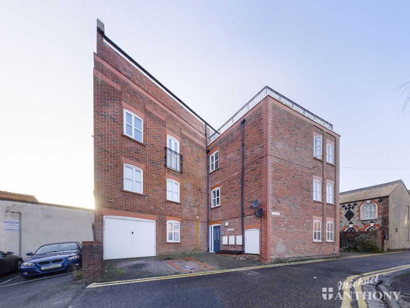 Trusted Estate Agents in Buckinghamshire - Michael Anthony Estate Agents